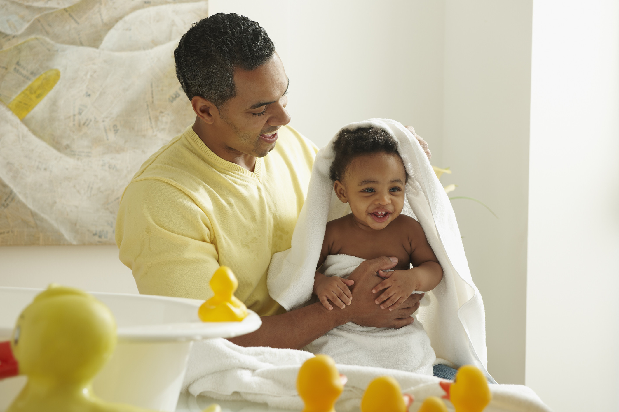 5 dicas para tornar o banho um momento mais lúdico e prazeroso para o bebê